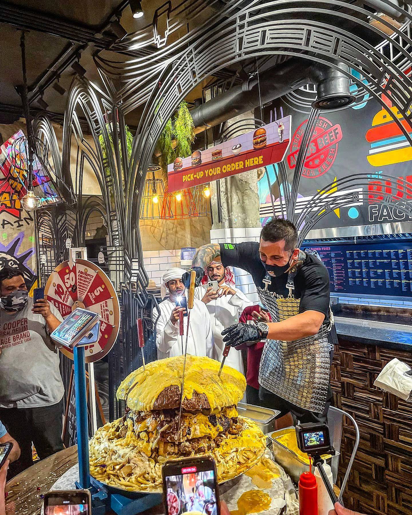 Romanian Restaurant 'The Burgr Factory' Opens in Dubai - Valahia.News