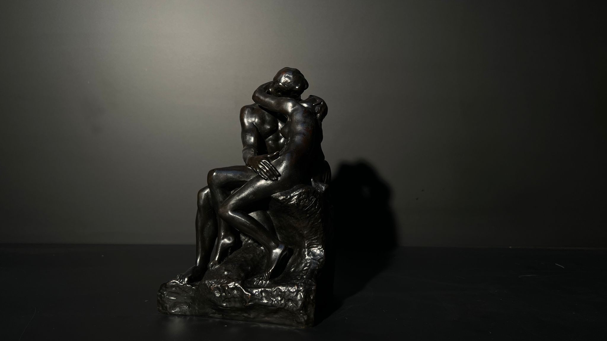 Fancy a Version of Auguste Rodin's "The Kiss"? - Valahia.News